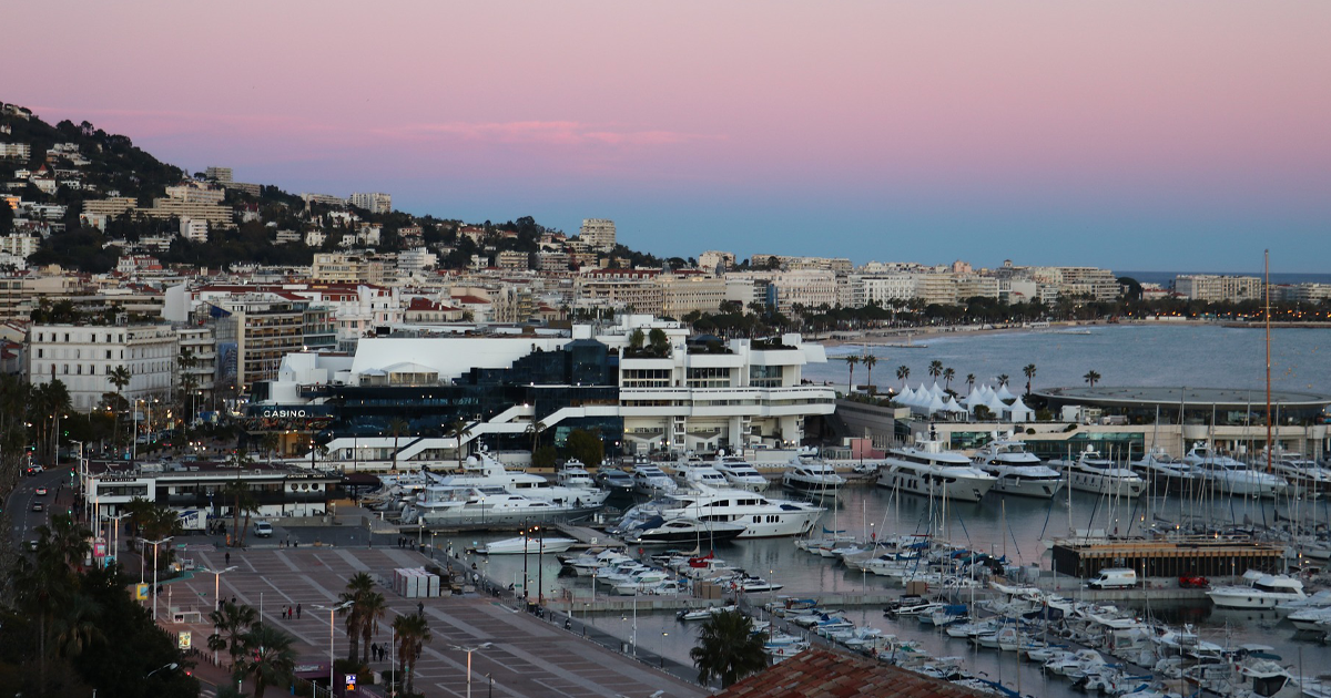 Cannes, shopping a La Croisette o al Marché Brocante